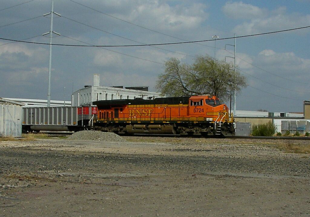 BNSF 5724